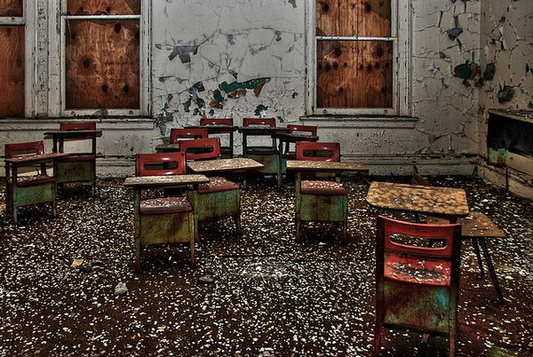 80 Impressive Examples Of Urban Decay Photography