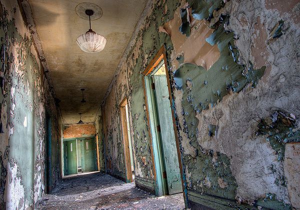 80 Impressive Examples Of Urban Decay Photography